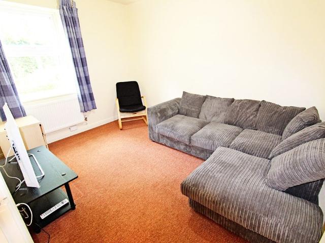 9 Carlton Close