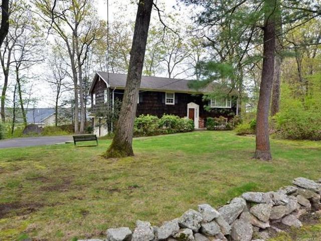 9 Cedar Hill Rd, Newtown, CT 06470