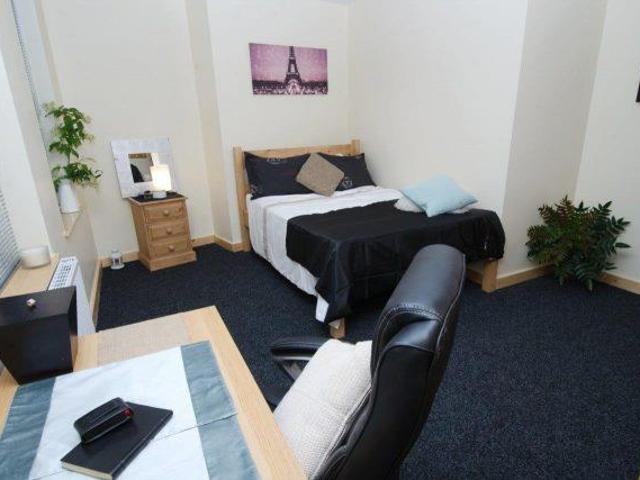 9 Cemetery Road, Sheffield S11 4 bed house to rent £1,733 pcm £400 pw