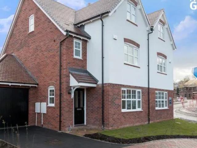 9 Centurion Way, Stirchley, B29 6WY, United Kingdom | 4 bed house for rent #140396658 | Rentberry