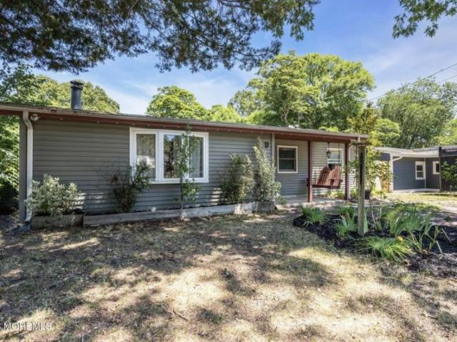 9 Central Ave, Waretown, NJ 08758