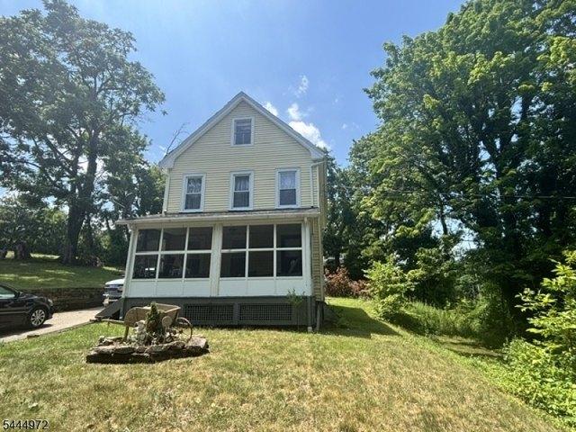 9 Central St, Lebanon, NJ 08833