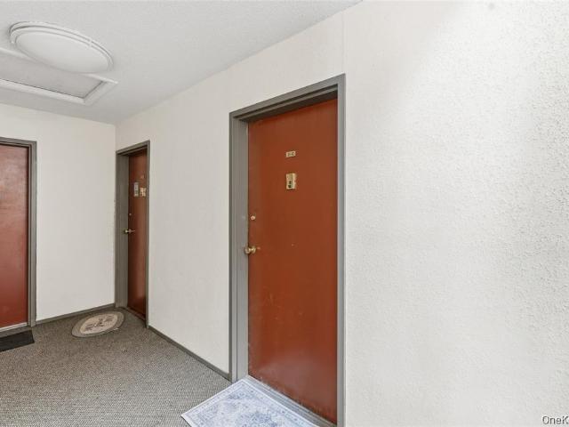 9 Charles Lane 2C