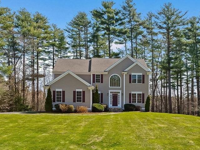 9 Chrisjenn Brooke Ln, Lakeville, MA 02347