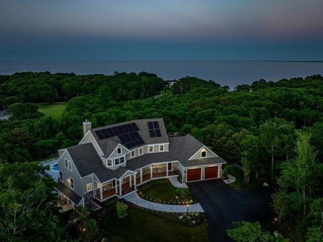 9 Clare Rd, Plymouth, MA 02360
