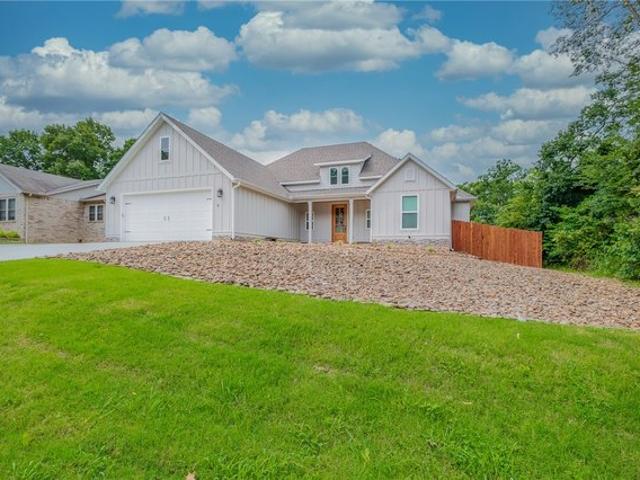 9 Clevedon Cir, Bella Vista, AR 72715