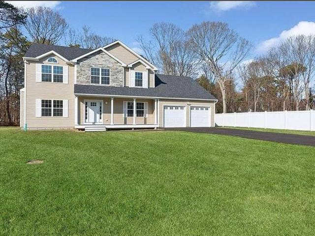 9 Colleen Ct, Centereach, NY 11720 | MLS #11565 | Compass