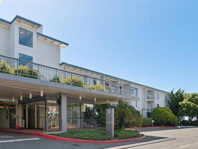 9 Commodore Dr Unit A207, Emeryville, CA 94608