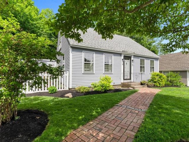 9 Comings Ct, Exeter, NH 03833