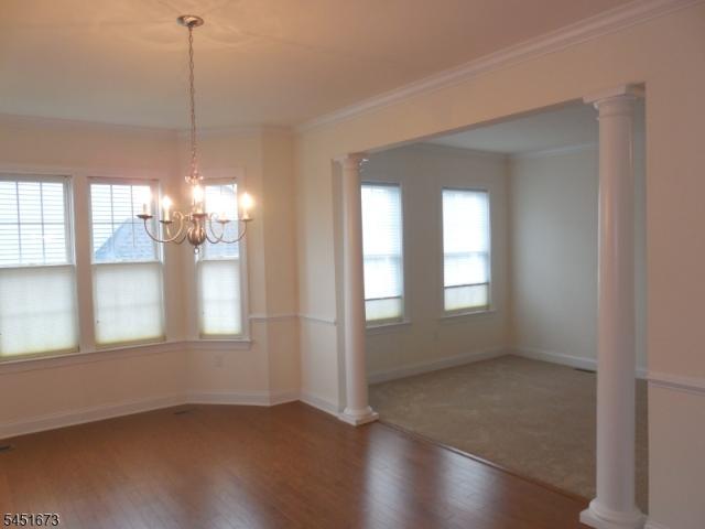 9 Comstock Ln
