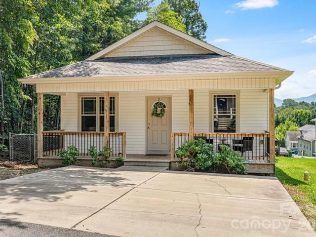 9 Coralberry Dr, Candler, NC 28715