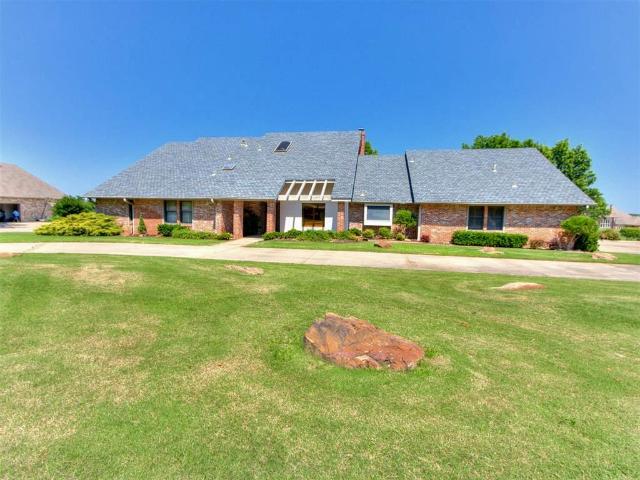 9 Country Club Road