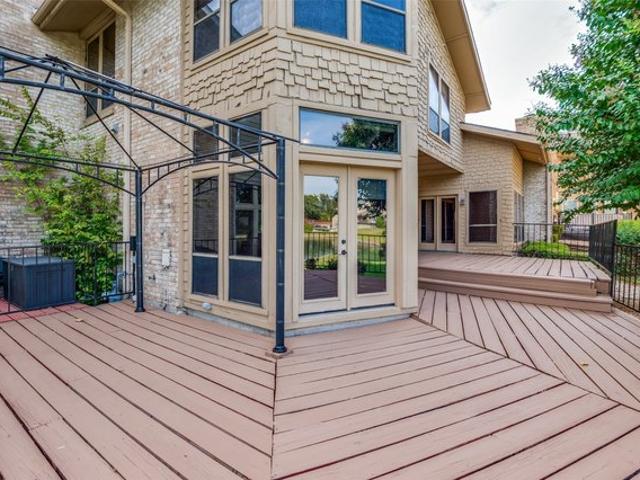9 Country Lake Dr, Carrollton, TX 75006