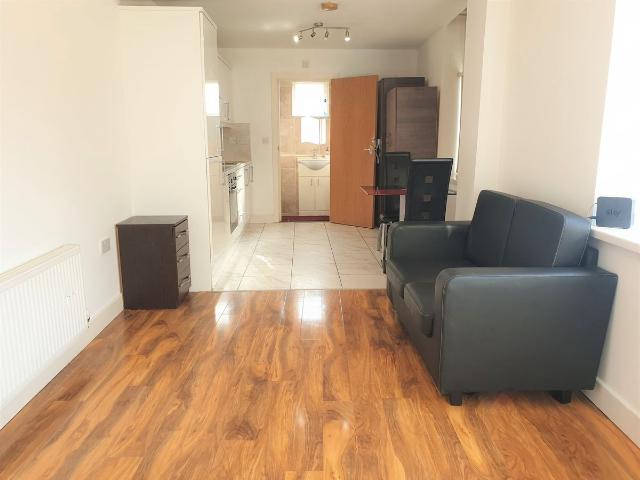 9 Cranbrook Road, Ilford IG1, Studio to rent, £1,250 pcm | PrimeLocation