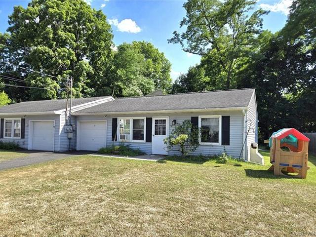 9 Creekview Ct, Wappingers Falls, NY 12590