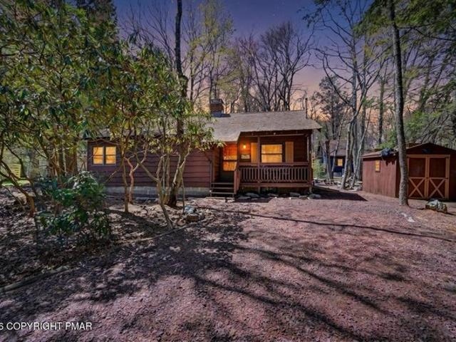 9 Crest Dr, Lake Harmony, PA 18624