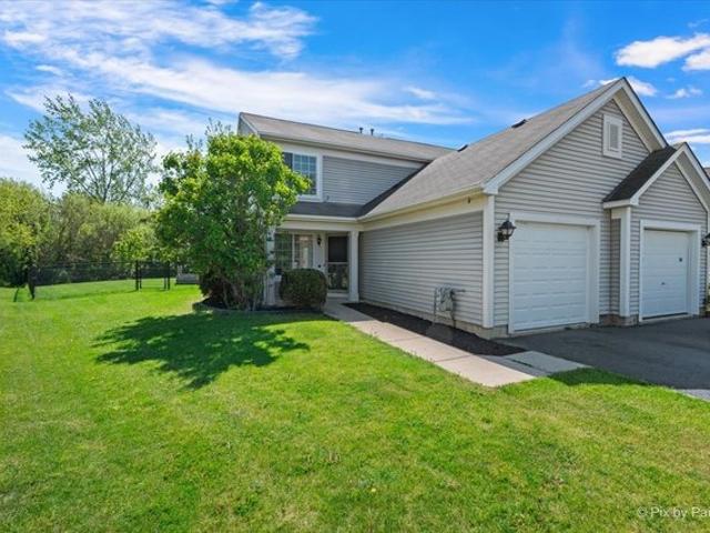 9 Crimson Ct Unit 9, Lake in the Hills, IL 60156