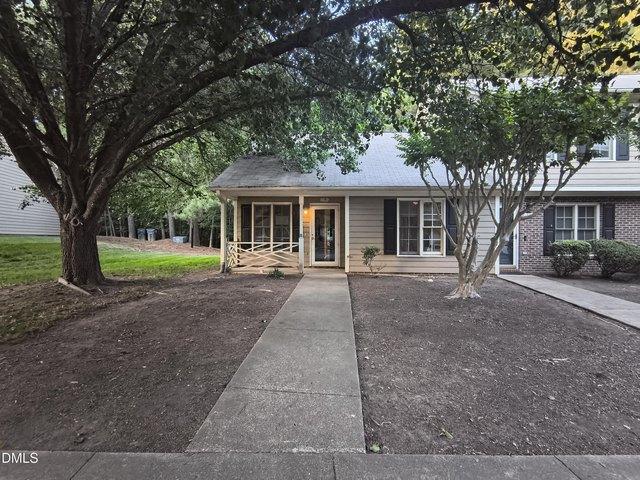 9 Crystal Oaks Ct, Durham, NC 27707