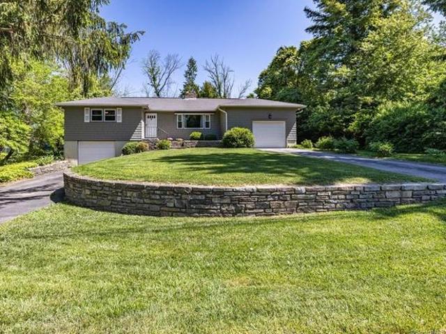 9 Dupont Ln, Norwich, CT 06360