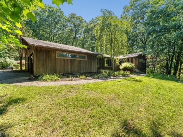 9 Delwood Rd