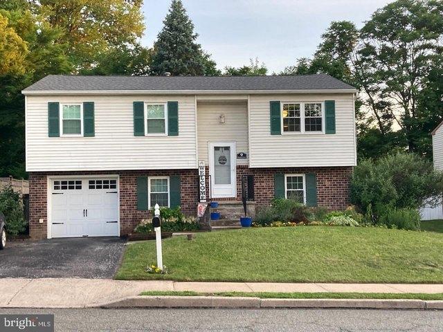 9 Dianna Dr, Phoenixville, PA 19460