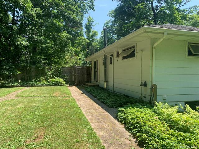 9 Dogwood Hill Road