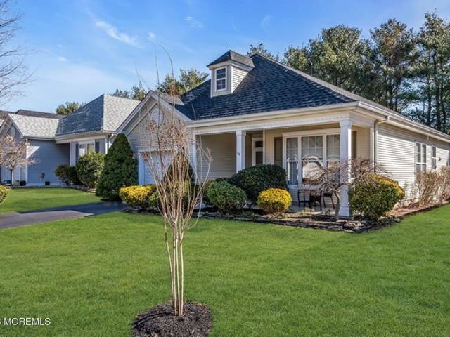 9 Evergreen Springs Dr, Lakewood, NJ 08701