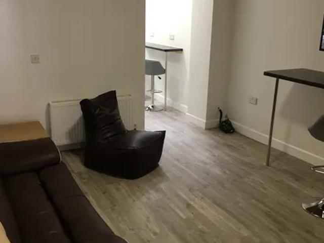 9 Exeter Road, London, NW2 4SS, United Kingdom | 6 bed house for rent #159327098 | Rentberry