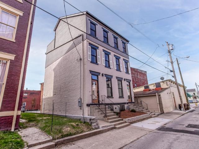 9 E 9th Street