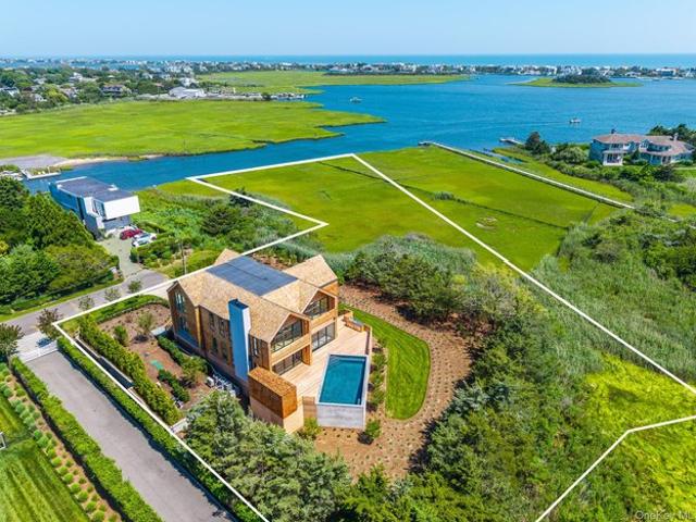 9 E Division St, Westhampton Beach, NY 11978