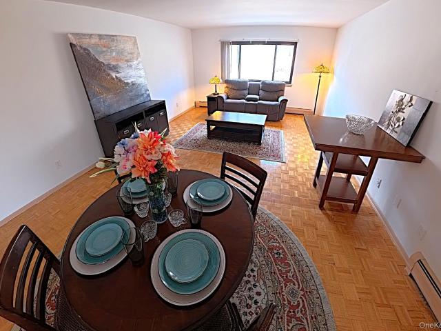 9 E Lawrence Park Drive 1