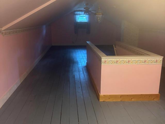 9 E Walnut Street