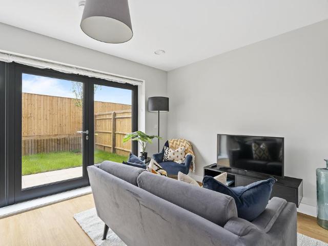 9, Echo Walk RG14 3 bed house to rent £2,280 pcm £526 pw
