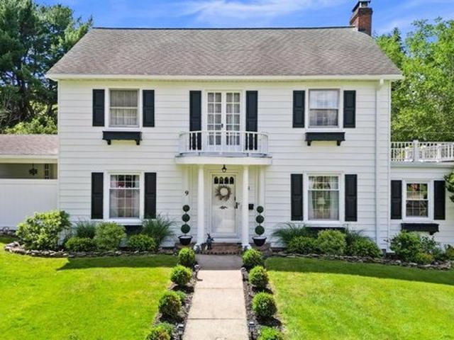 9 Edgebrook Rd, Binghamton, NY 13903