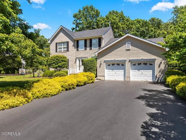 9 Edie Ln, Howell, NJ 07731