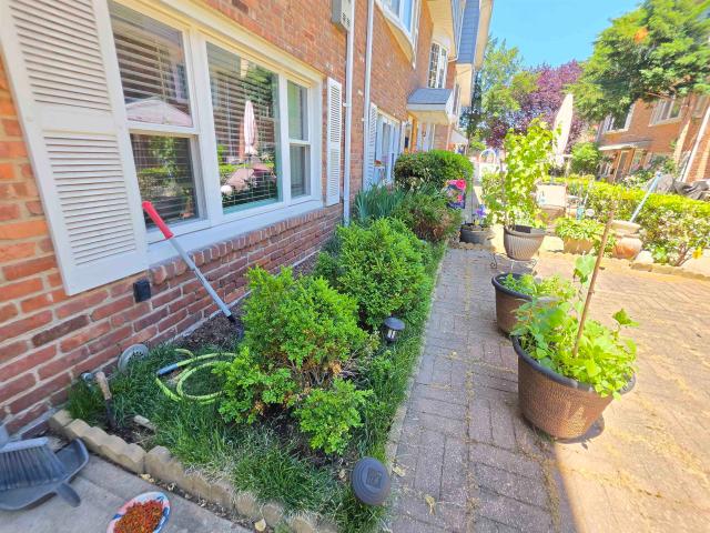9 Elna Ct