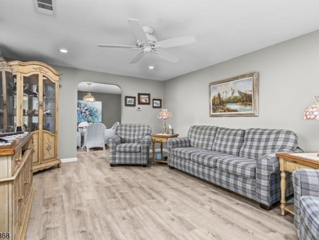 9 Ernella Dr