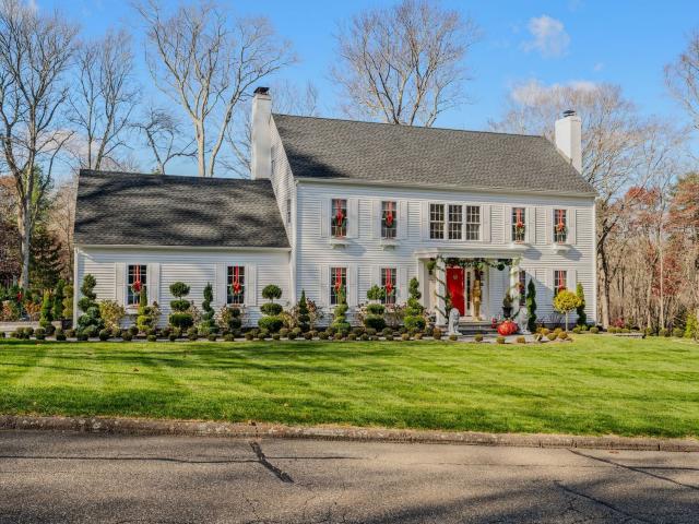 9 Essex Hills Drive, Essex, US, CT