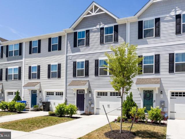 9 F Floyd Avenue