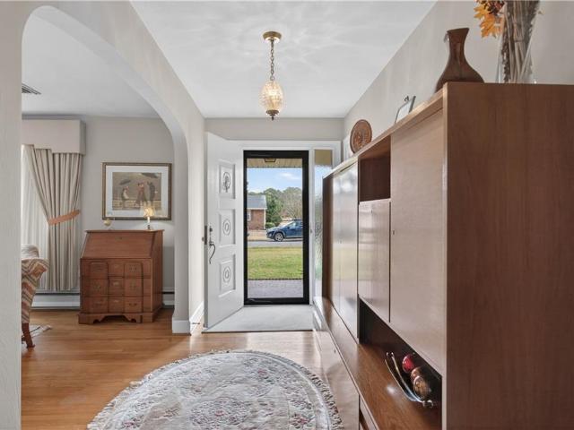 9 Fairway DR
