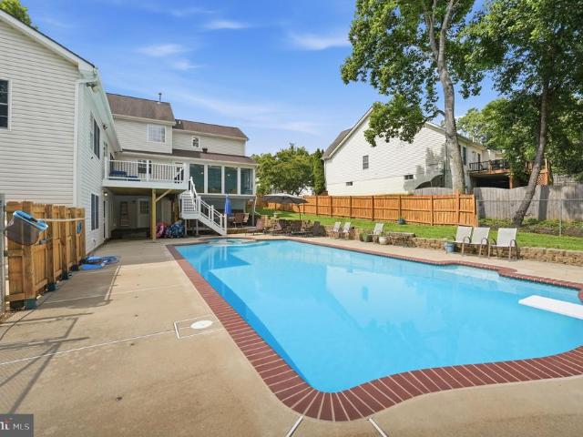 9 Falling Water Court