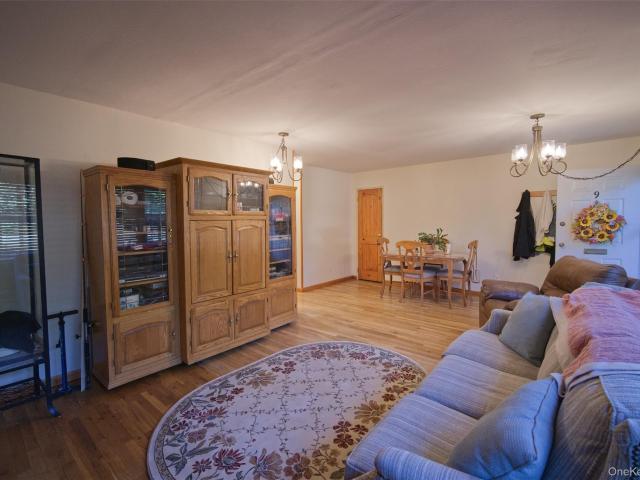 9 Farber Drive 9
