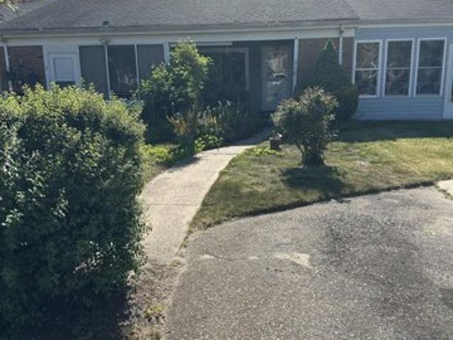 9 Farrington Ct, Southampton, NJ 08088