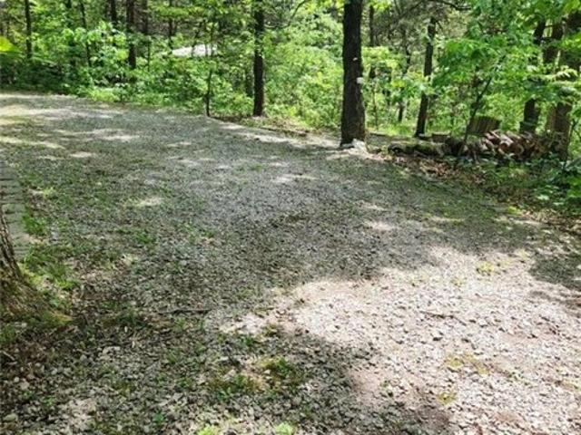 9 Fishing Lake Dr, Mound City, KS 66056