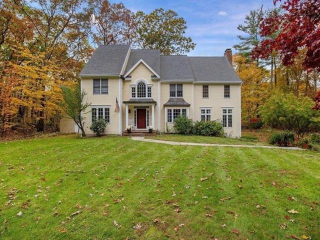 9 Fletcher St, Plainville, MA 02762