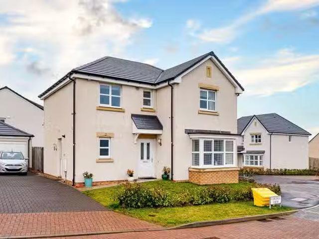 9 Fordell View, Gilmerton, Edinburgh EH17, 4 bedroom detached.