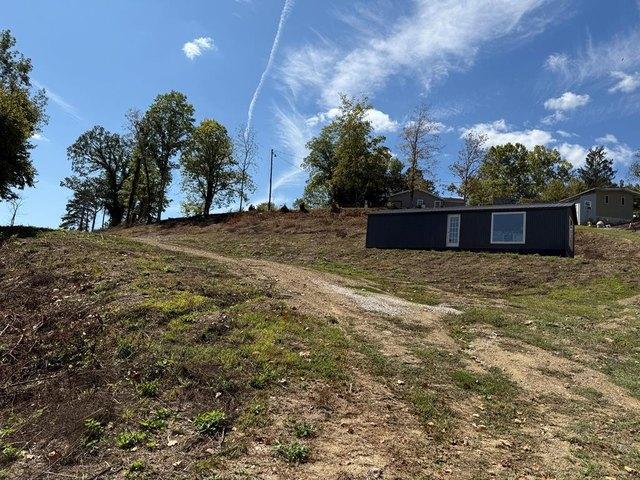 9 Fort Bishop Rd, Louisa, KY 41230