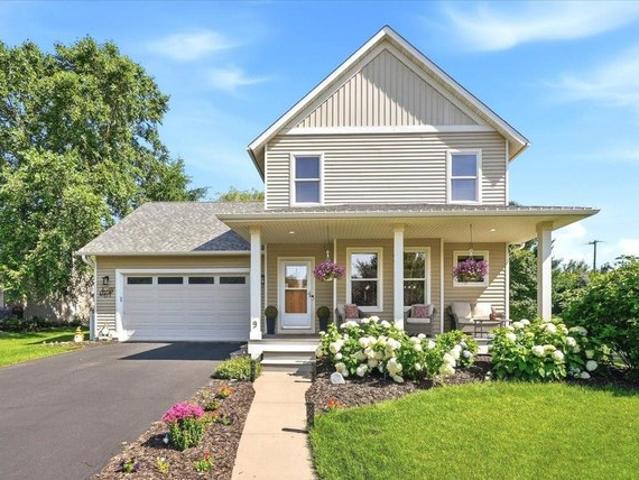 9 Founders Grn, Hudson, WI 54016