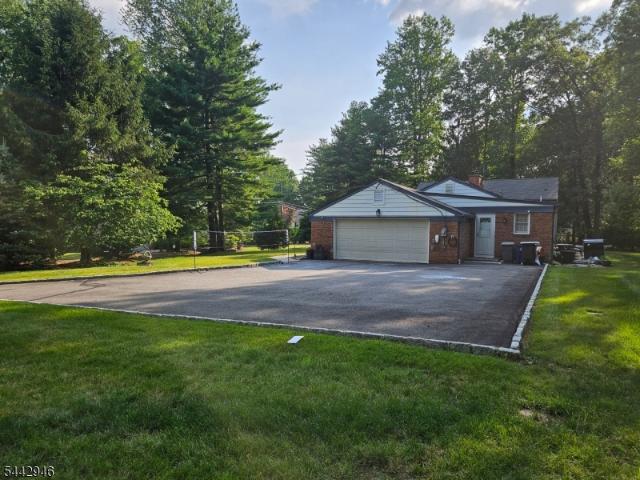 9 Fox Rd