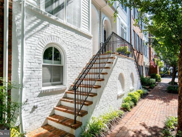 9 Franklin Street